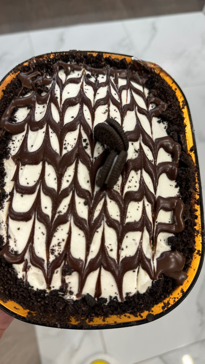 Oreo Milk Cake – LavishBakes